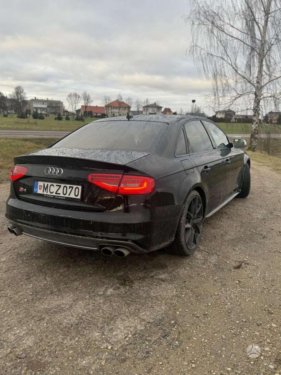 Melns Audi S4 2013 Ukmergė, ar dzinēja tilpumu 3.00 L un nobraukumu 184 tūkst. km par 9800 €, foto 6 vietnē AUTOMOTO.COM.LV