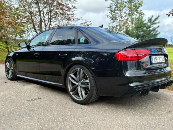 Audi S4 2014 in Riga on AUTOMOTO.COM.LV Black Audi S4 2014 in Riga, with an engine capacity of 3.00 L and mileage of 138 thousand km for 18500 €, photo 6 on AUTOMOTO.COM.LV