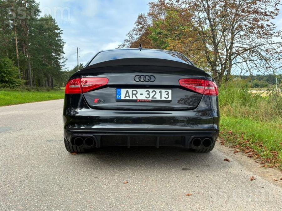 Black Audi S4 2014 in Riga, with an engine capacity of 3.00 L and mileage of 138 thousand km for 18500 €, photo 7 on AUTOMOTO.COM.LV