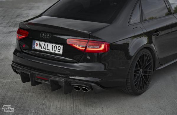 Black Audi S4 2015 in Vilnius, with an engine capacity of 3.00 L and mileage of 166 thousand km for 13200 €, photo 5 on AUTOMOTO.COM.LV