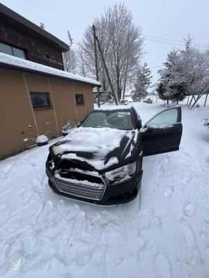 Black Audi S4 2019 in Alytus, with an engine capacity of 3.00 L and mileage of 200 thousand km for 12400 €, photo 11 on AUTOMOTO.COM.LV
