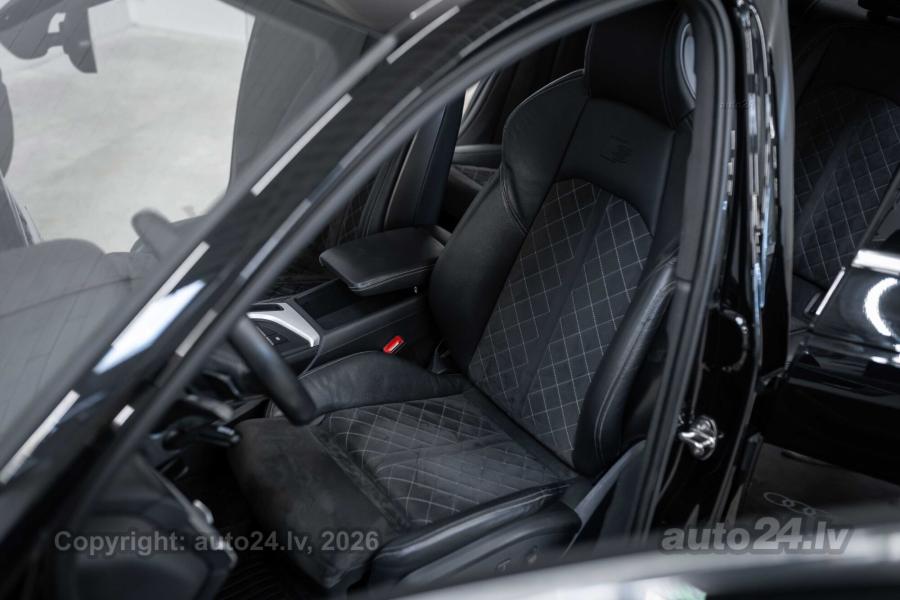 Black Audi S4 2019 in Tallinn, with an engine capacity of 3.00 L and mileage of 201 thousand km for 19990 €, photo 16 on AUTOMOTO.COM.LV