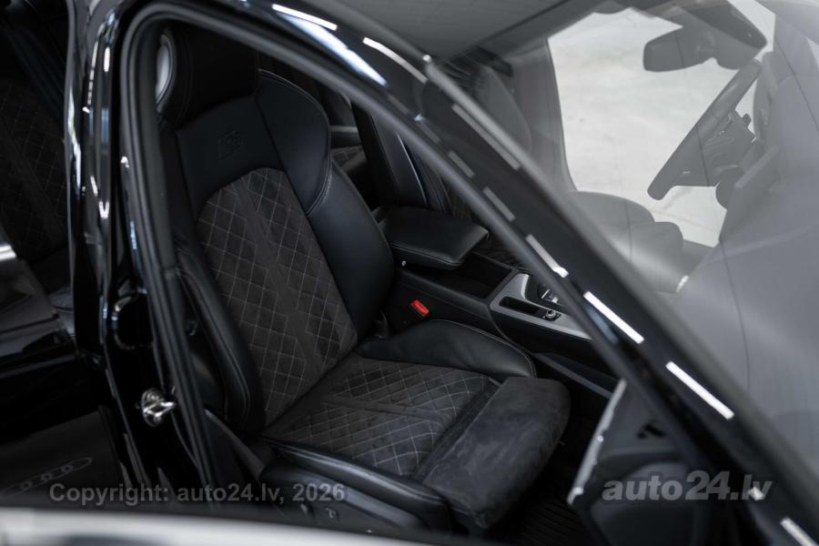 Black Audi S4 2019 in Tallinn, with an engine capacity of 3.00 L and mileage of 201 thousand km for 19990 €, photo 18 on AUTOMOTO.COM.LV