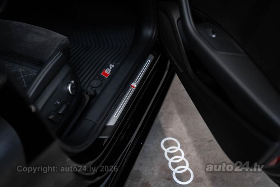 Black Audi S4 2019 in Tallinn, with an engine capacity of 3.00 L and mileage of 201 thousand km for 19990 €, photo 27 on AUTOMOTO.COM.LV