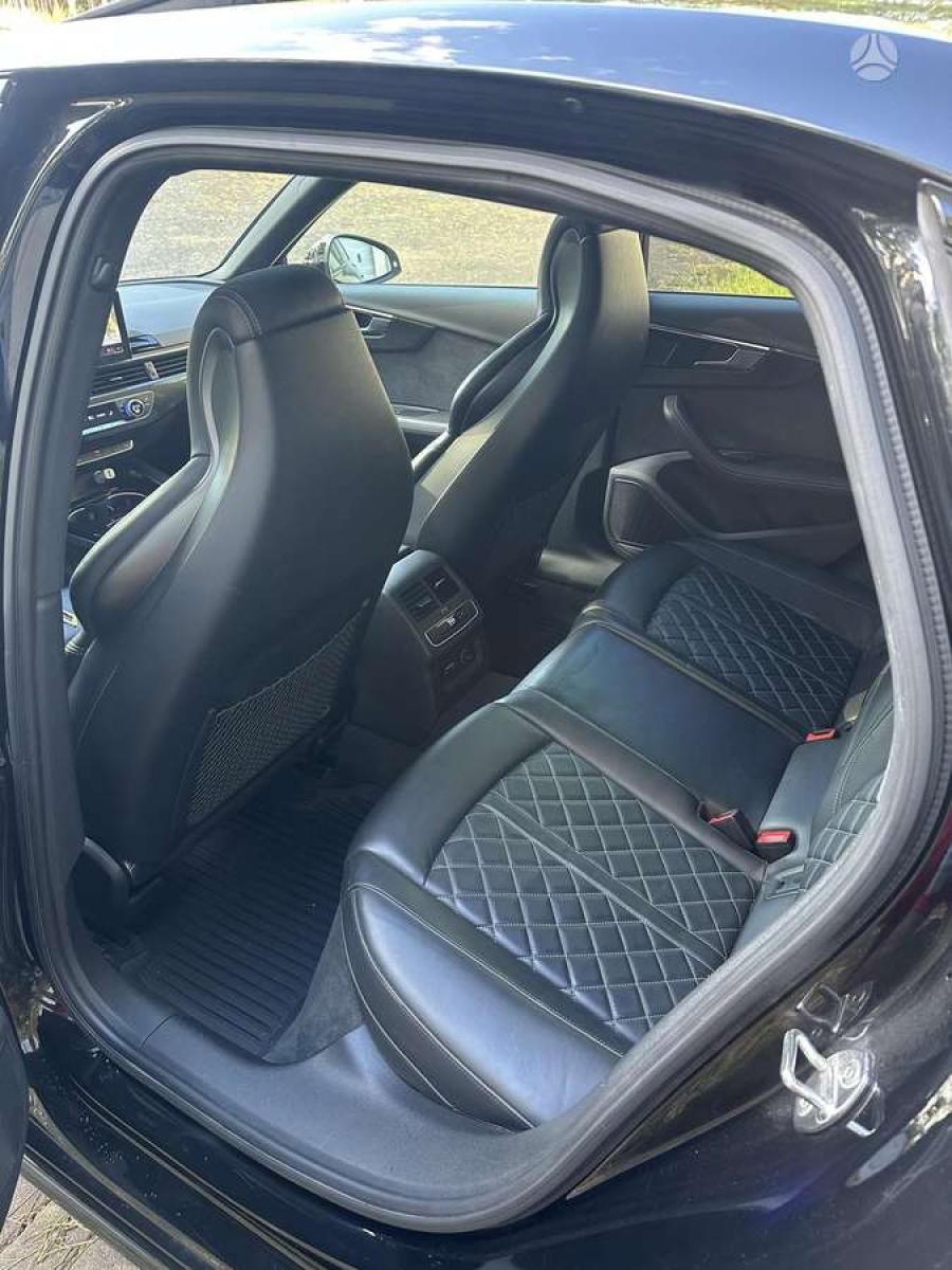 Black Audi S4 2021 in Vilnius, with an engine capacity of 3.00 L and mileage of 67 thousand km for 35400 €, photo 19 on AUTOMOTO.COM.LV