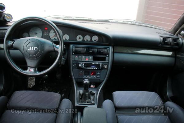 Melns Audi S4 1992 Tallina, ar dzinēja tilpumu 2.20 L un nobraukumu 293 tūkst. km par 12500 €, foto 9 vietnē AUTOMOTO.COM.LV