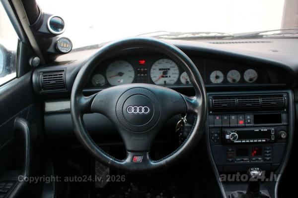 Melns Audi S4 1992 Tallina, ar dzinēja tilpumu 2.20 L un nobraukumu 293 tūkst. km par 12500 €, foto 10 vietnē AUTOMOTO.COM.LV