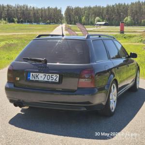 Melns Audi S4 1999 Rīga, ar dzinēja tilpumu 2.70 L un nobraukumu 275 tūkst. km par 8900 €, foto 15 vietnē AUTOMOTO.COM.LV
