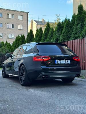 Black Audi S4 2009 in Riga, with an engine capacity of 3.00 L and mileage of 228 thousand km for 12500 €, photo 3 on AUTOMOTO.COM.LV