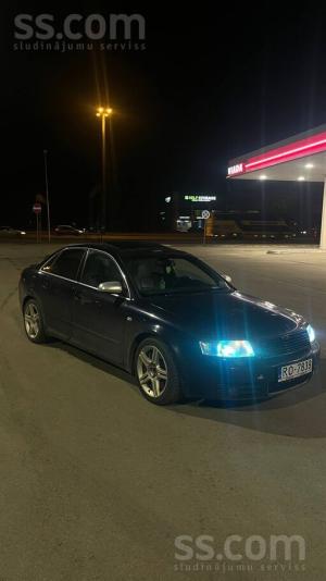 Zils Audi S4 2004 Rīga, ar dzinēja tilpumu 4.20 L un nobraukumu 280 tūkst. km par 6100 €, foto  vietnē AUTOMOTO.COM.LV