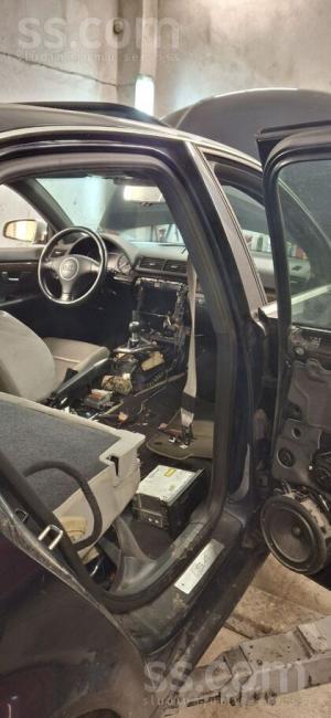 Zils Audi S4 2004 Rīga, ar dzinēja tilpumu 4.20 L un nobraukumu 280 tūkst. km par 6100 €, foto 14 vietnē AUTOMOTO.COM.LV