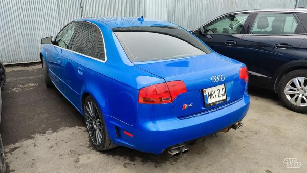 Zils Audi S4 2007 Panevēža, ar dzinēja tilpumu 4.20 L un nobraukumu 240 tūkst. km par 6500 €, foto 3 vietnē AUTOMOTO.COM.LV