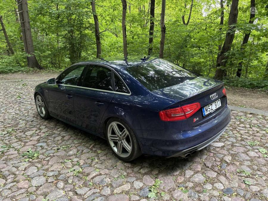 Zils Audi S4 2013 Viļņa, ar dzinēja tilpumu 3.00 L un nobraukumu 150 tūkst. km par 19500 €, foto 3 vietnē AUTOMOTO.COM.LV