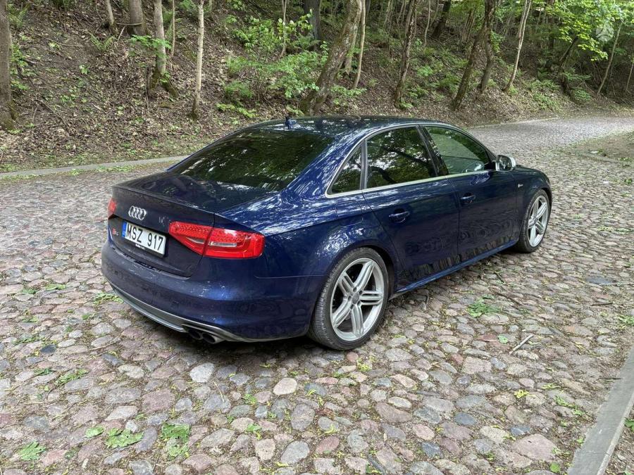 Zils Audi S4 2013 Viļņa, ar dzinēja tilpumu 3.00 L un nobraukumu 150 tūkst. km par 19500 €, foto 10 vietnē AUTOMOTO.COM.LV