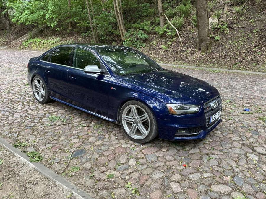 Zils Audi S4 2013 Viļņa, ar dzinēja tilpumu 3.00 L un nobraukumu 150 tūkst. km par 19500 €, foto 12 vietnē AUTOMOTO.COM.LV