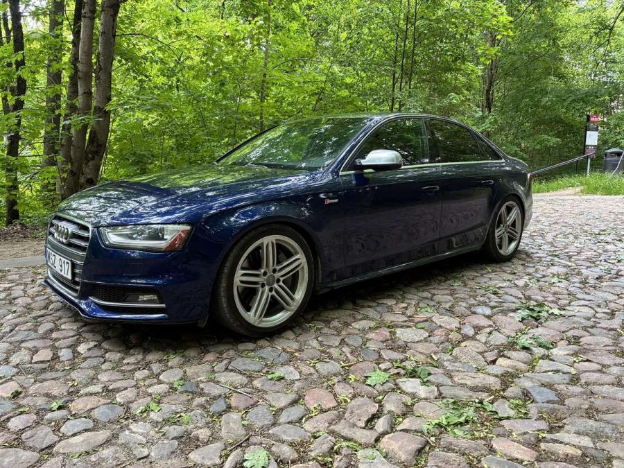 Zils Audi S4 2013 Viļņa, ar dzinēja tilpumu 3.00 L un nobraukumu 150 tūkst. km par 19500 €, foto 23 vietnē AUTOMOTO.COM.LV