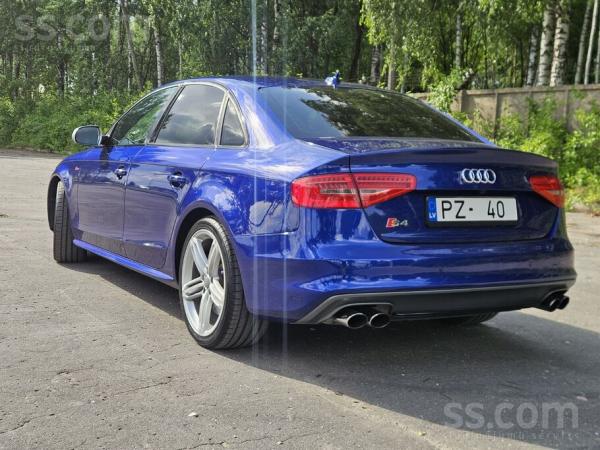 Blue Audi S4 2015 in Riga, with an engine capacity of 3.00 L and mileage of 194 thousand km for 15000 €, photo 5 on AUTOMOTO.COM.LV