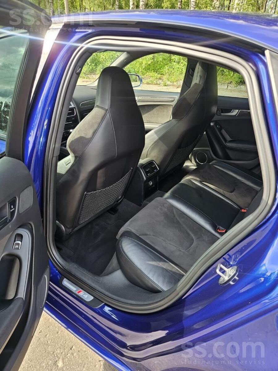 Blue Audi S4 2015 in Riga, with an engine capacity of 3.00 L and mileage of 194 thousand km for 15000 €, photo 9 on AUTOMOTO.COM.LV
