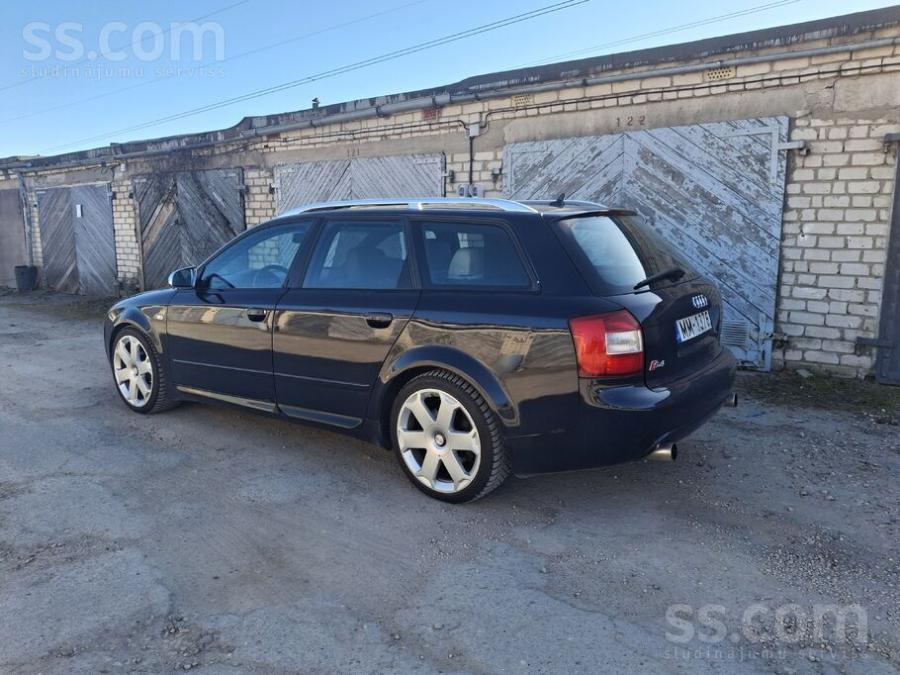 Blue Audi S4 2004 in Riga, with an engine capacity of 4.20 L and mileage of 239 thousand km for 7650 €, photo 3 on AUTOMOTO.COM.LV
