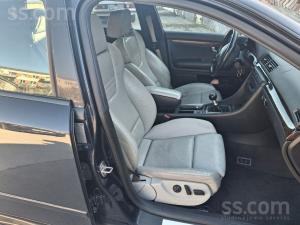 Blue Audi S4 2004 in Riga, with an engine capacity of 4.20 L and mileage of 239 thousand km for 7650 €, photo 6 on AUTOMOTO.COM.LV