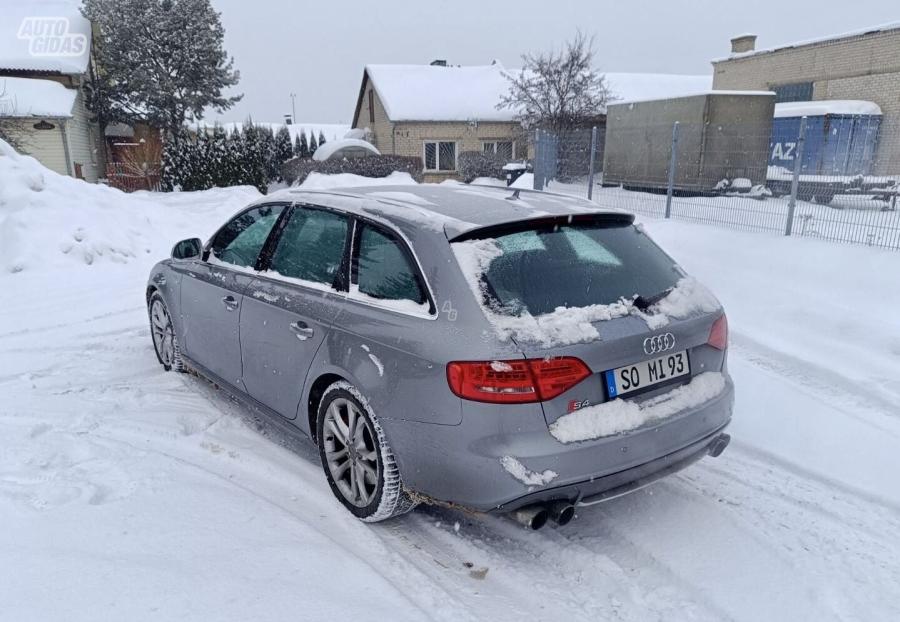 Audi S4 2009 in Panevezys, with an engine capacity of 3.00 L and mileage of 282 thousand km for 8500 €, photo 4 on AUTOMOTO.COM.LV
