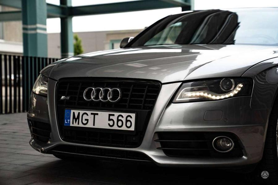Grey Audi S4 2011 in Kaunas, with an engine capacity of 3.00 L and mileage of 153 thousand km for 10500 €, photo 7 on AUTOMOTO.COM.LV
