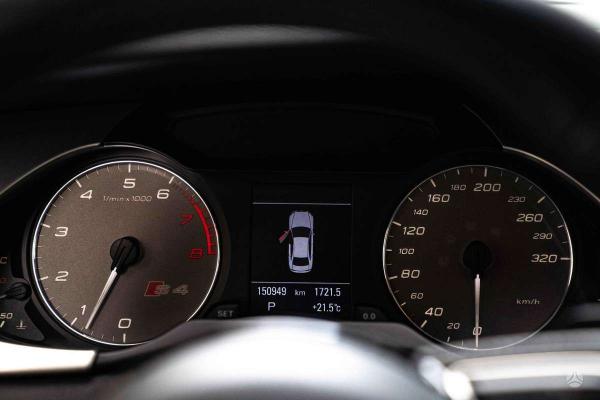Grey Audi S4 2011 in Kaunas, with an engine capacity of 3.00 L and mileage of 153 thousand km for 10500 €, photo 9 on AUTOMOTO.COM.LV