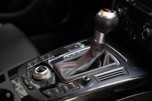 Grey Audi S4 2011 in Kaunas, with an engine capacity of 3.00 L and mileage of 153 thousand km for 10500 €, photo 10 on AUTOMOTO.COM.LV