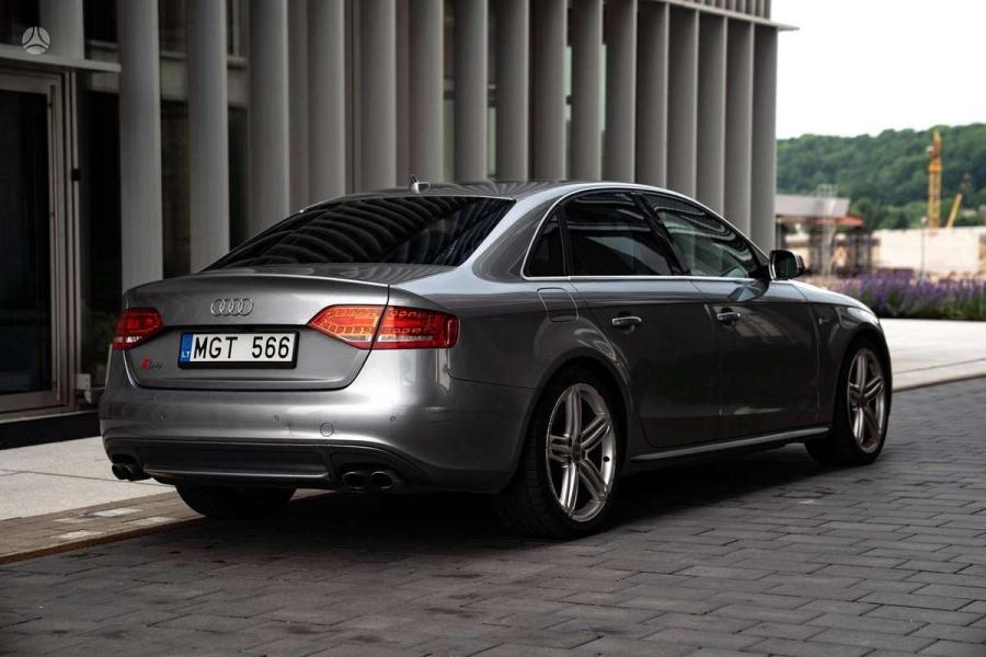 Grey Audi S4 2011 in Kaunas, with an engine capacity of 3.00 L and mileage of 153 thousand km for 10500 €, photo 16 on AUTOMOTO.COM.LV