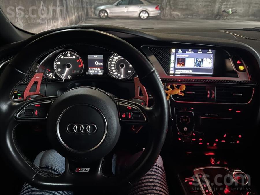 Grey Audi S4 2012 in Riga, with an engine capacity of 3.00 L and mileage of 200 thousand km for 20000 €, photo 3 on AUTOMOTO.COM.LV