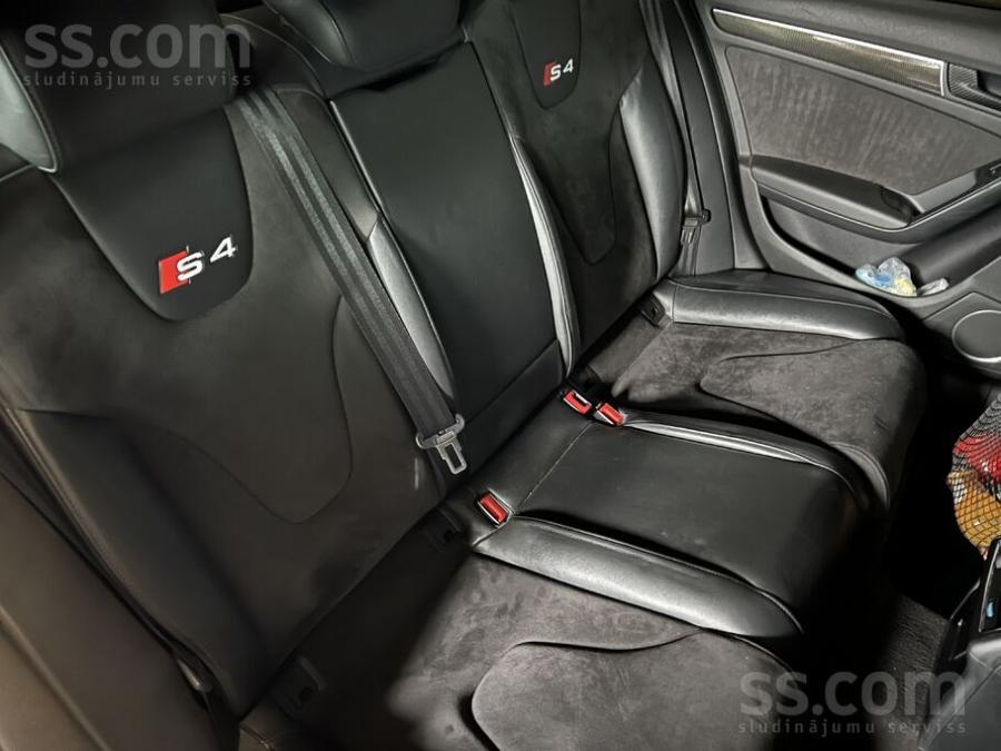 Grey Audi S4 2012 in Riga, with an engine capacity of 3.00 L and mileage of 200 thousand km for 20000 €, photo 4 on AUTOMOTO.COM.LV