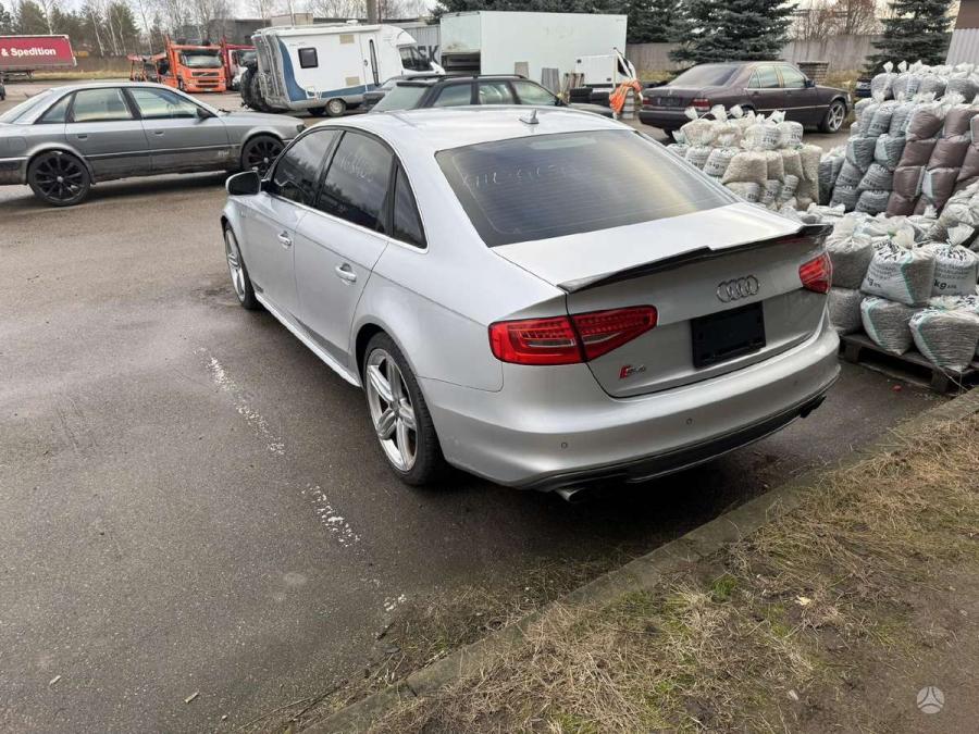 Grey Audi S4 2014 in Panevezys, with an engine capacity of 3.00 L and mileage of 231 thousand km for 6800 €, photo 3 on AUTOMOTO.COM.LV