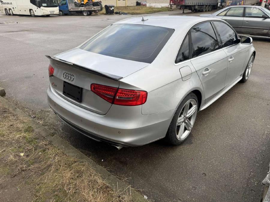Grey Audi S4 2014 in Panevezys, with an engine capacity of 3.00 L and mileage of 231 thousand km for 6800 €, photo 4 on AUTOMOTO.COM.LV