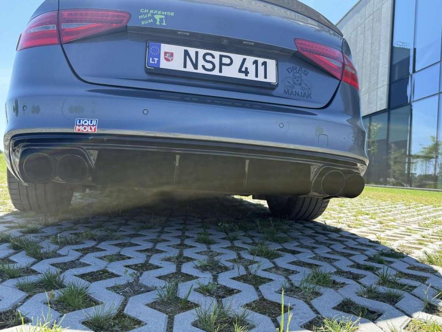 Grey Audi S4 2014 in Klaipeda, with an engine capacity of 3.00 L and mileage of 135 thousand km for 13600 €, photo 16 on AUTOMOTO.COM.LV