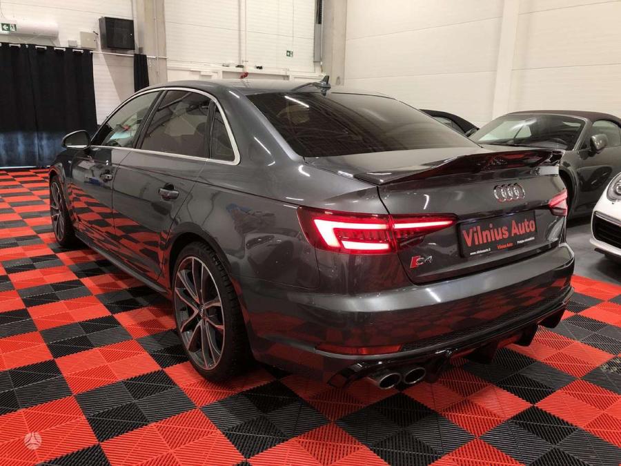Pelēks Audi S4 2018 Viļņa, ar dzinēja tilpumu 3.00 L un nobraukumu 108 tūkst. km par 11000 €, foto 6 vietnē AUTOMOTO.COM.LV