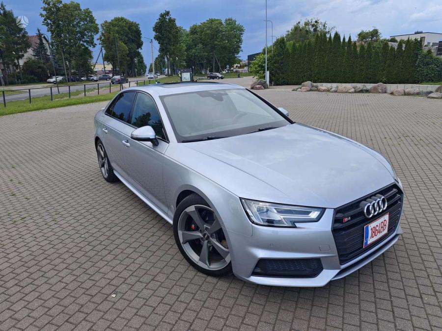 Grey Audi S4 2018 in Kaunas, with an engine capacity of 3.00 L and mileage of 163 thousand km for 22000 €, photo 3 on AUTOMOTO.COM.LV