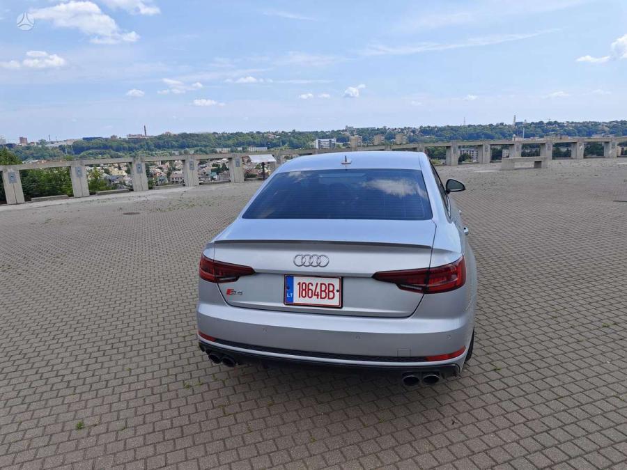 Grey Audi S4 2018 in Kaunas, with an engine capacity of 3.00 L and mileage of 163 thousand km for 22000 €, photo 12 on AUTOMOTO.COM.LV