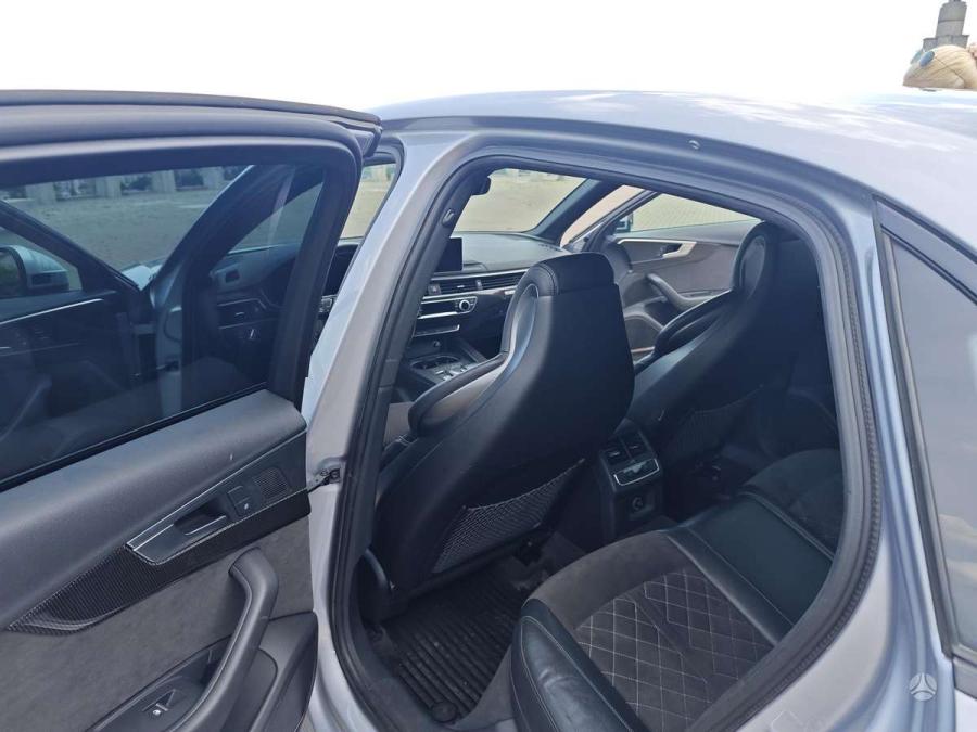 Grey Audi S4 2018 in Kaunas, with an engine capacity of 3.00 L and mileage of 163 thousand km for 22000 €, photo 18 on AUTOMOTO.COM.LV