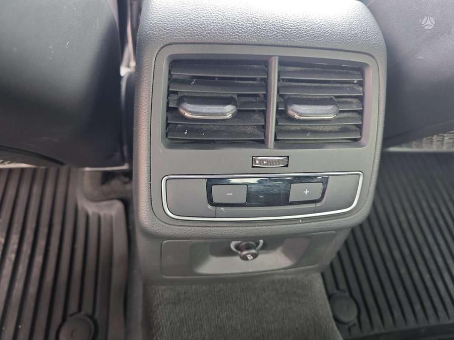 Grey Audi S4 2018 in Kaunas, with an engine capacity of 3.00 L and mileage of 163 thousand km for 22000 €, photo 19 on AUTOMOTO.COM.LV