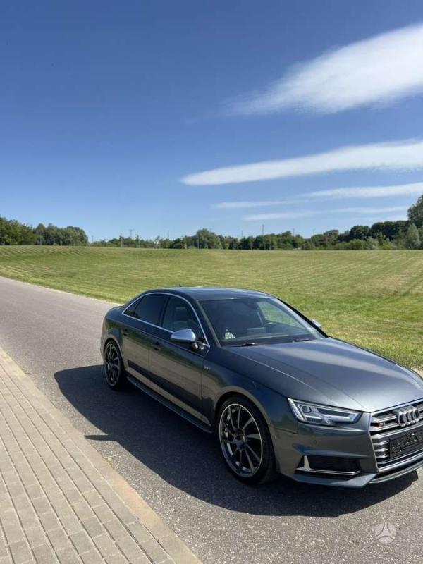 Pelēks Audi S4 2018 Viļņa, ar dzinēja tilpumu 3.00 L un nobraukumu 122 tūkst. km par 24000 €, foto 2 vietnē AUTOMOTO.COM.LV