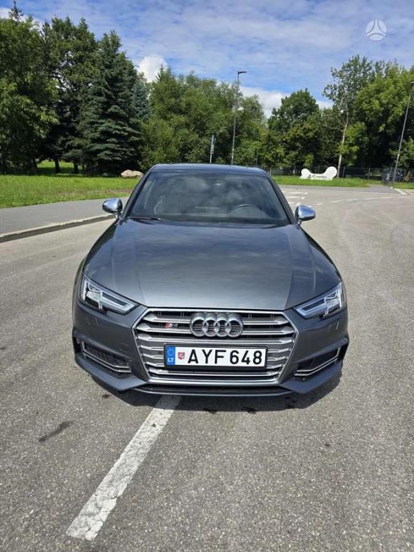 Grey Audi S4 2018 in Panevezys, with an engine capacity of 3.00 L and mileage of 166 thousand km for 21400 €, photo 3 on AUTOMOTO.COM.LV