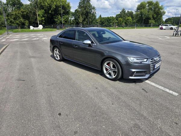 Grey Audi S4 2018 in Panevezys, with an engine capacity of 3.00 L and mileage of 166 thousand km for 21400 €, photo 4 on AUTOMOTO.COM.LV