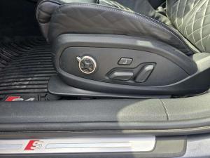 Grey Audi S4 2018 in Panevezys, with an engine capacity of 3.00 L and mileage of 166 thousand km for 21400 €, photo 10 on AUTOMOTO.COM.LV