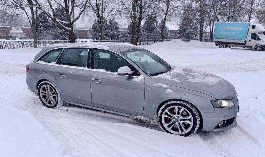 Pelēks Audi S4 2009 Panevēža, ar dzinēja tilpumu 3.00 L un nobraukumu 282 tūkst. km par 8500 €, foto 6 vietnē AUTOMOTO.COM.LV