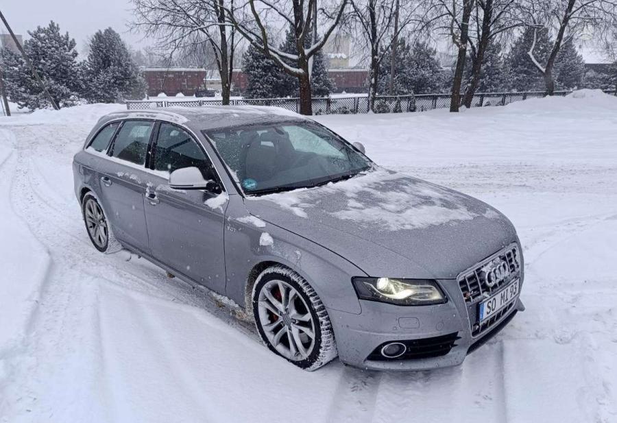 Pelēks Audi S4 2009 Panevēža, ar dzinēja tilpumu 3.00 L un nobraukumu 282 tūkst. km par 8500 €, foto 7 vietnē AUTOMOTO.COM.LV