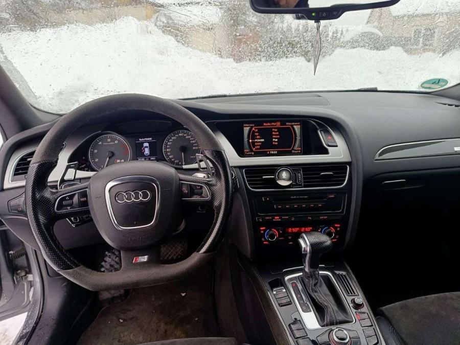 Pelēks Audi S4 2009 Panevēža, ar dzinēja tilpumu 3.00 L un nobraukumu 282 tūkst. km par 8500 €, foto 11 vietnē AUTOMOTO.COM.LV