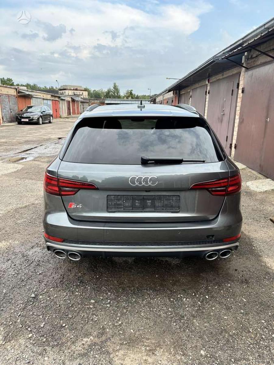 Grey Audi S4 2019 in Kaunas, with an engine capacity of 0.00 L and mileage of 100 thousand km for 13199 €, photo 6 on AUTOMOTO.COM.LV