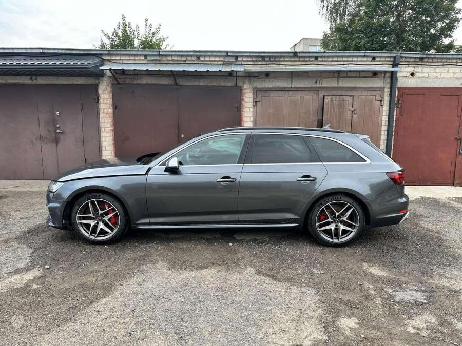 Grey Audi S4 2019 in Kaunas, with an engine capacity of 0.00 L and mileage of 100 thousand km for 13199 €, photo 7 on AUTOMOTO.COM.LV
