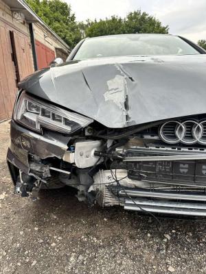 Grey Audi S4 2019 in Kaunas, with an engine capacity of 0.00 L and mileage of 100 thousand km for 13199 €, photo 8 on AUTOMOTO.COM.LV