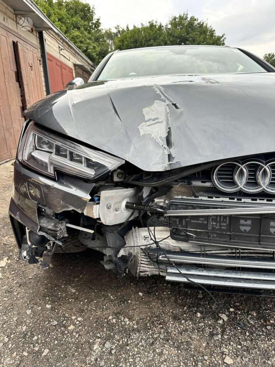 Grey Audi S4 2019 in Kaunas, with an engine capacity of 0.00 L and mileage of 100 thousand km for 13199 €, photo 8 on AUTOMOTO.COM.LV